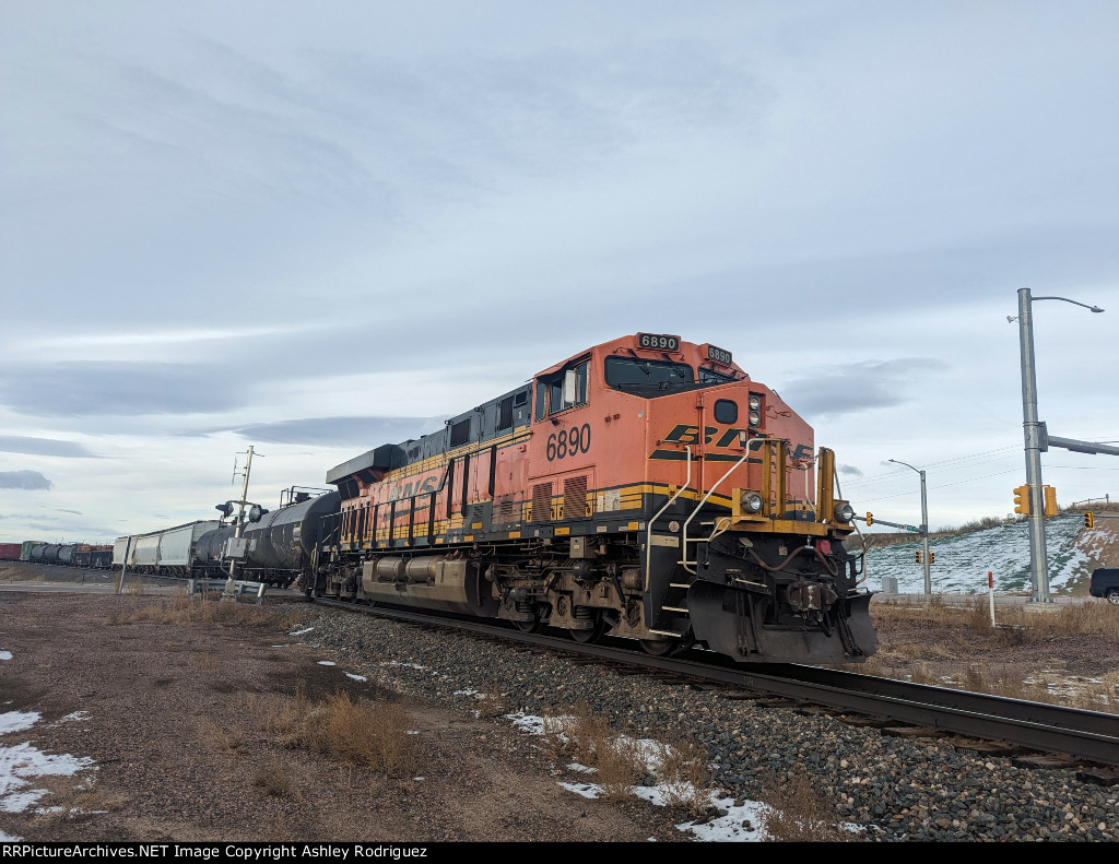 BNSF 6890